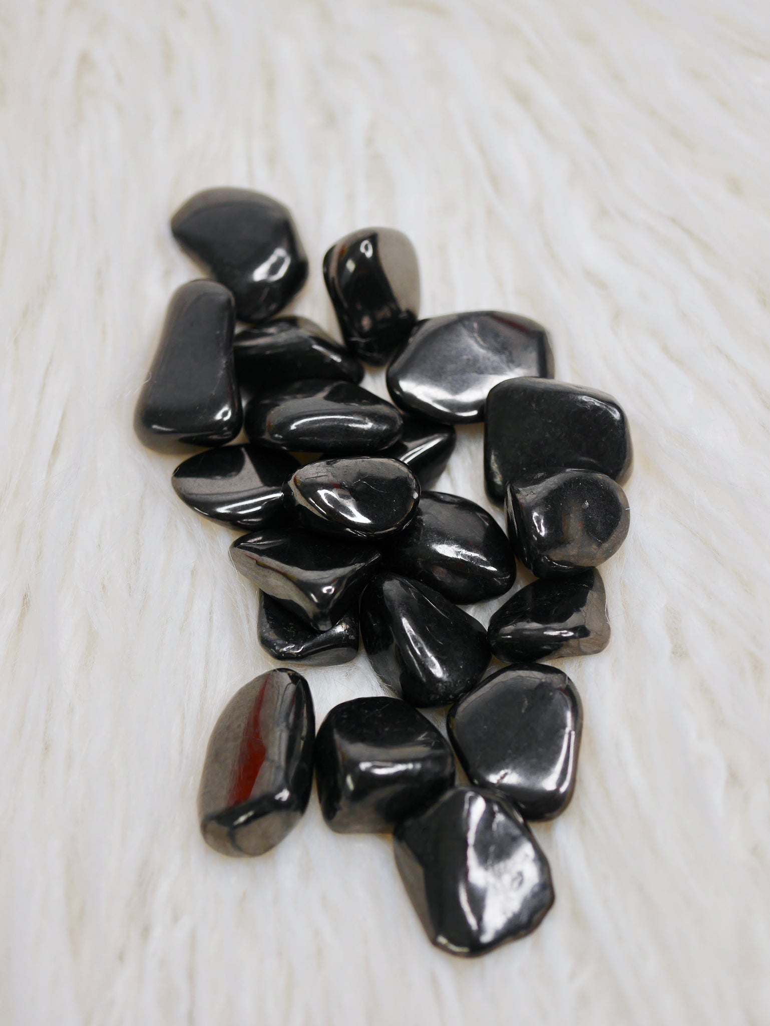 Shungite tumbled stones – Mineralism